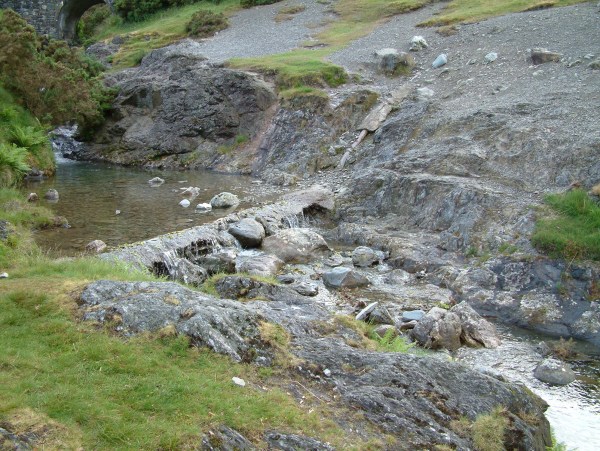 Stoneycroft Waterfall – UK Fossil Collecting