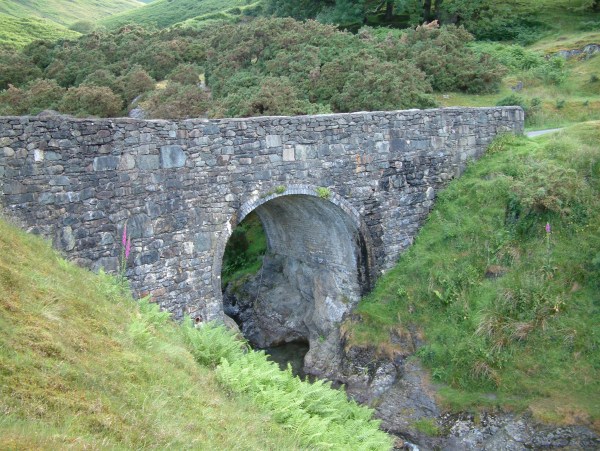 Stoneycroft Waterfall – UK Fossil Collecting