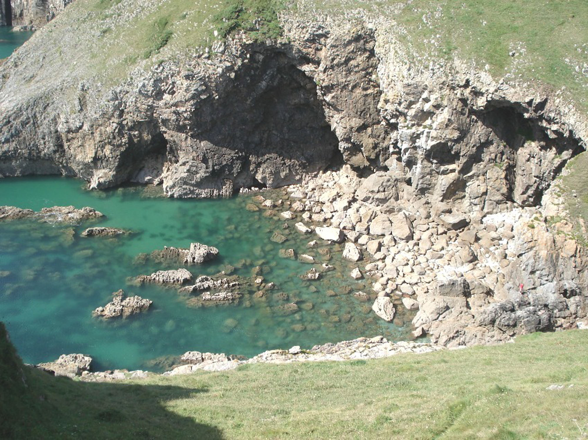 View of the fossil hunting area from the cliff top – UK Fossil Collecting